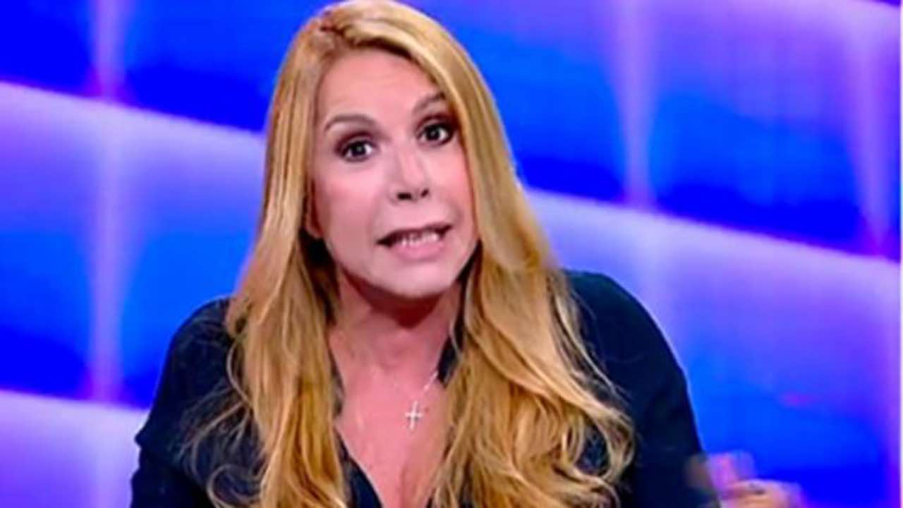 Anna Pettinelli e la chirurgia estetica: ecco il prima e il dopo ...