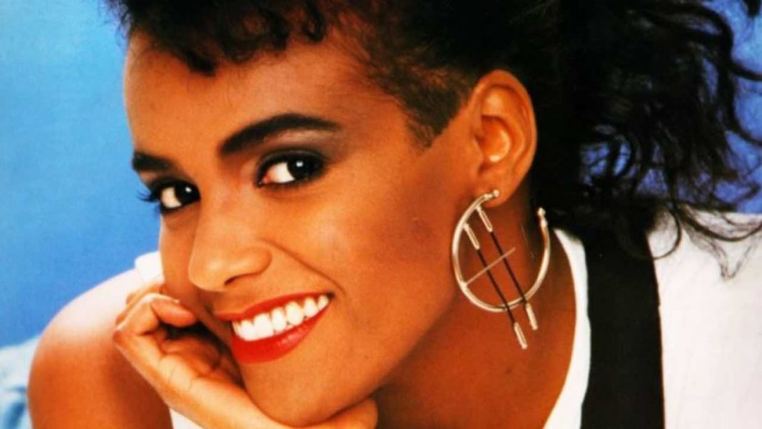 Vi ricordate di Tracy Spencer che cantava "Run to me"? Era un'idolo ...