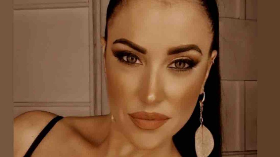 Miss Claudia Ruggieri, foto a rischio esplosione | Tutti trattengono il ...