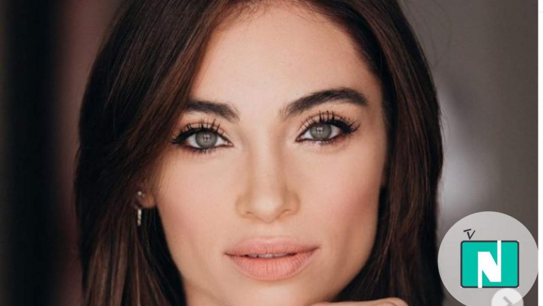 Lorella Boccia è sempre più “divina” | “sei come Gesù cammini sull'acqua…”