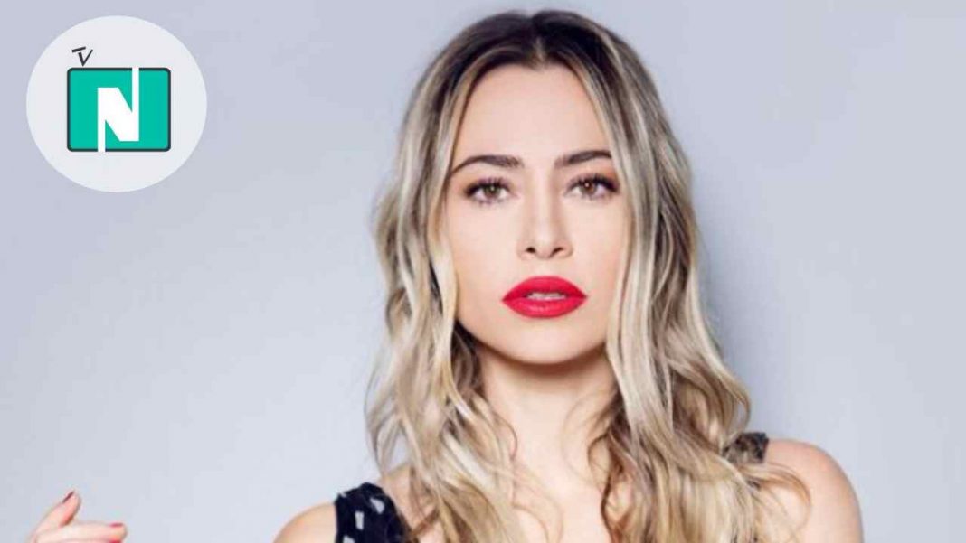 Martina Stella, il total black fa impazzire i fan | Sensualità allo stato puro - Newstv.it